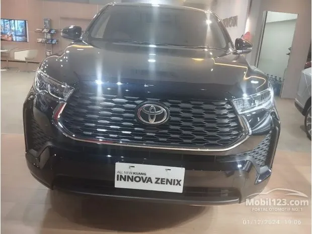 Jual Toyota Kijang Innova Zenix jarak tempuh tertinggi 20000 km Bekas ...