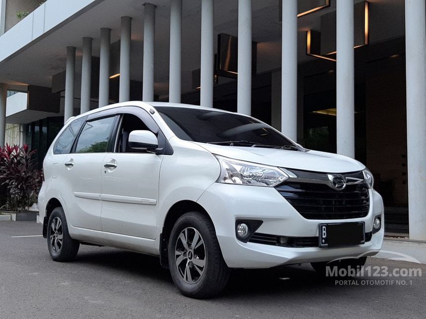 Jual Mobil Daihatsu Xenia 2015 R 1.3 di DKI Jakarta Automatic MPV Putih ...