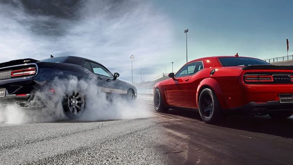 รุ่นน้องขอฟัดรุ่นพี่! สองตระกูล Challenger โหดจาก Dodge : Dodge Demon ...