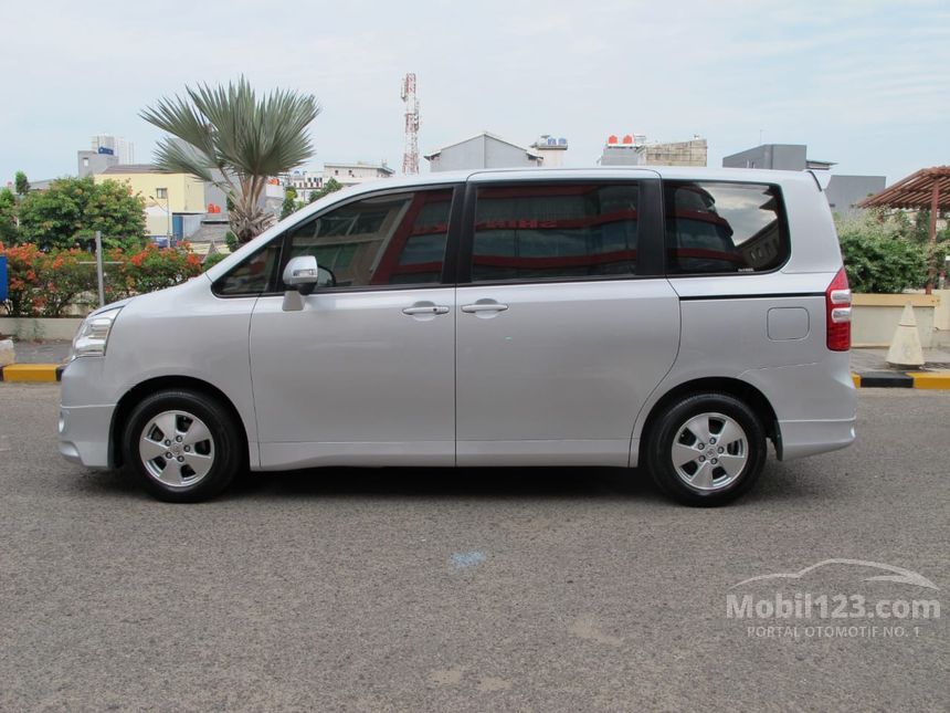 Jual Mobil Toyota NAV1 2013 V 2.0 di DKI Jakarta Automatic MPV Silver ...