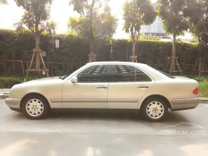 1996 Mercedes-Benz E230 2.3 W210 (ปี 95-03) Elegance Sedan for sale on ...