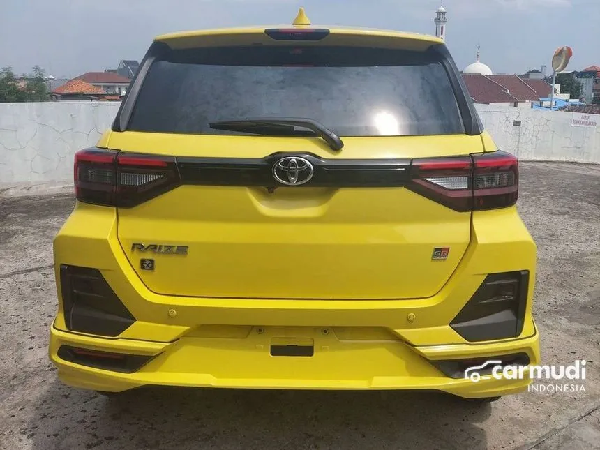 Toyota Raize 2022 GR Sport 1.0 in Jawa Timur Automatic Wagon Yellow for ...