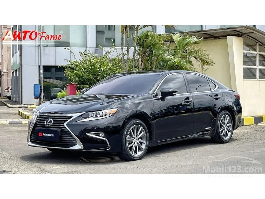 Jual Mobil Lexus ES300h 2017 2.5 di DKI Jakarta Automatic Sedan Hitam Rp 615.000.000 - 12242017 ...