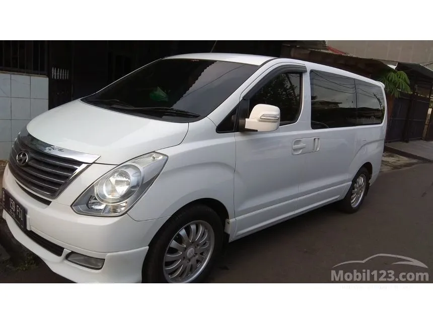 Jual Mobil Hyundai H-1 2012 Elegance 2.4 di Banten Automatic MPV Putih ...