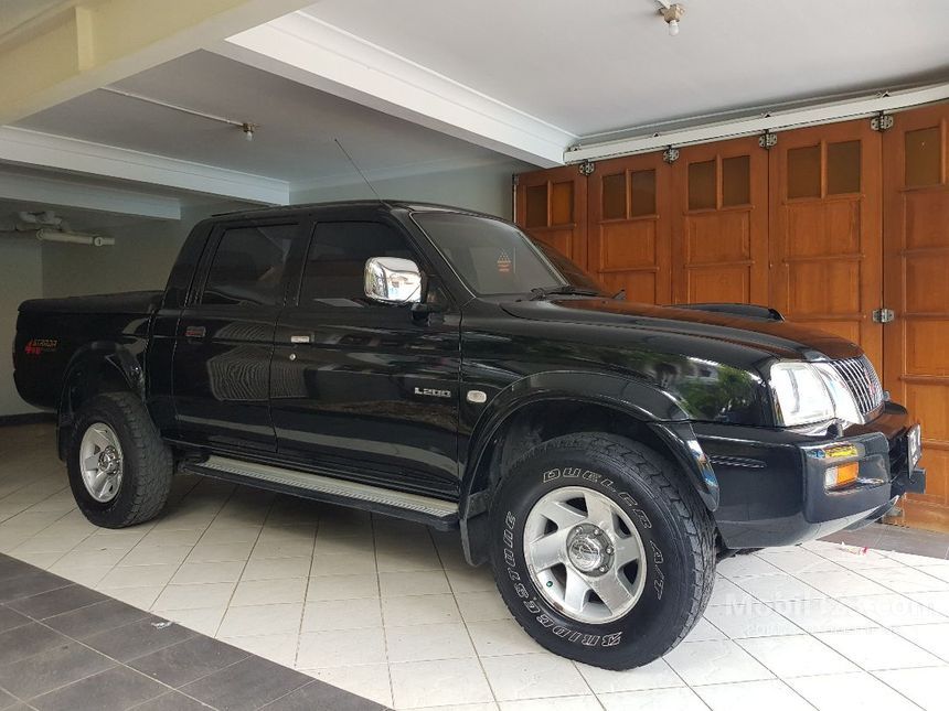 Jual Mobil Mitsubishi L200 Strada 2004 GLS 2.5 di Jawa Barat Manual ...