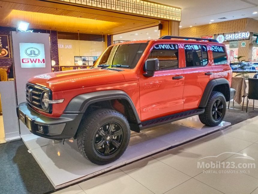 Jual Mobil GWM Tank 2024 300 HEV 2.0 di Jawa Barat Automatic SUV Orange ...