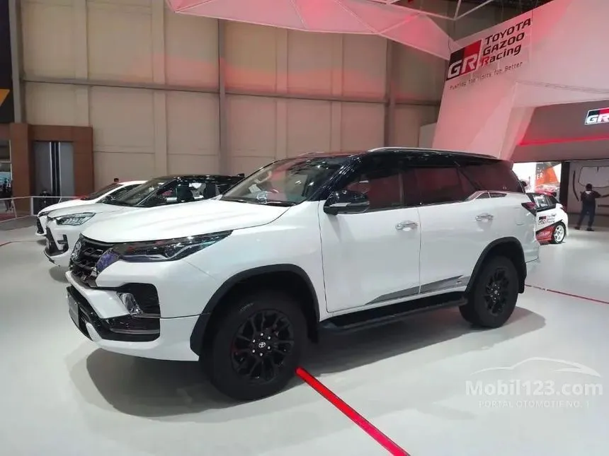 Jual Mobil Toyota Fortuner 2023 GR Sport Two-Tone 2.8 di DKI Jakarta ...