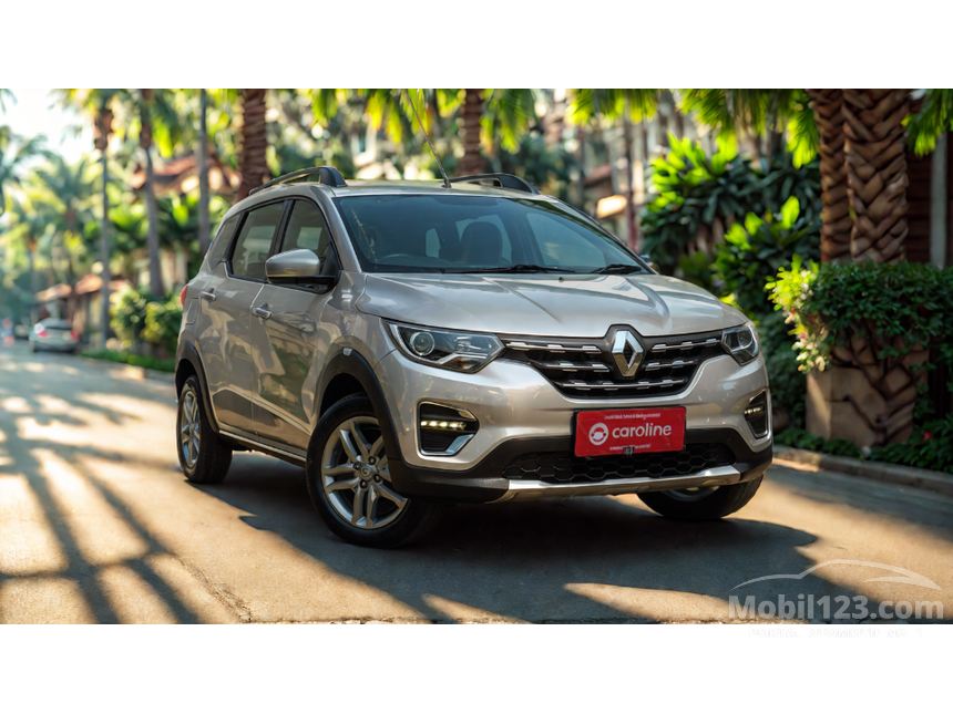 Jual Mobil Renault Triber 2020 RXZ 1.0 di Banten Automatic SUV Silver ...