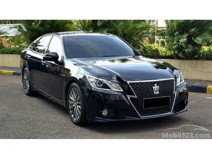 Jual Mobil Toyota Crown 2014 G Royal Saloon 2.5 di DKI Jakarta ...