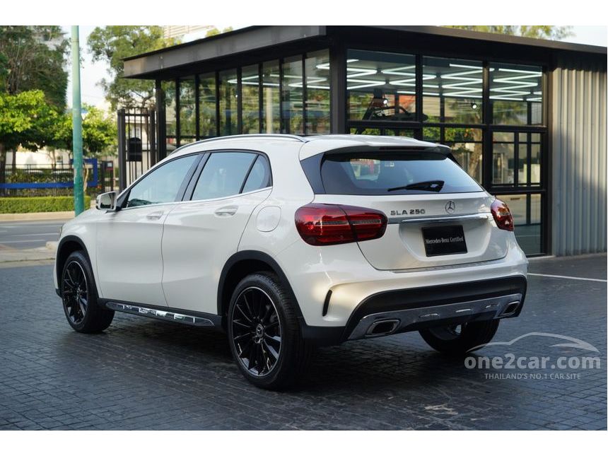 Mercedes-Benz GLA250 2019 W156 (ปี 14-17) AMG Dynamic 2.0 เกียร์ ...