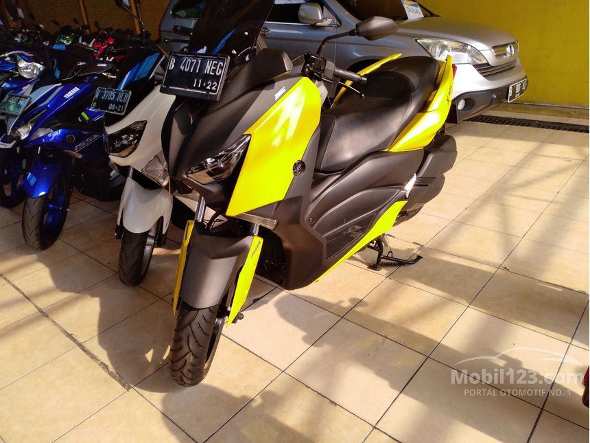 Jual Motor Yamaha X-MAX 2017 0.3 di DKI Jakarta Automatic Others Kuning ...