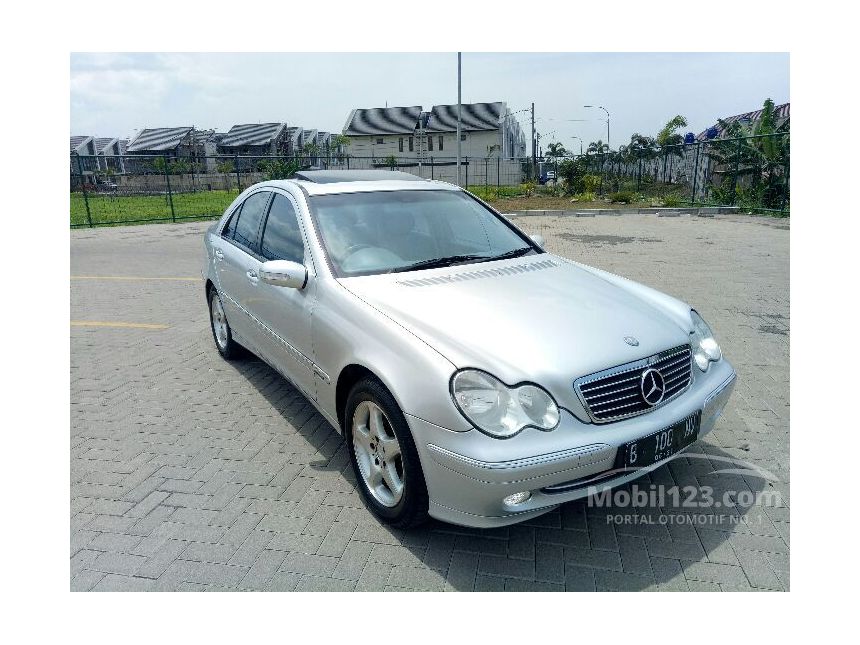 Jual Mobil Mercedes-Benz C320 2001 Avantgarde 3.2 di Jawa Barat ...