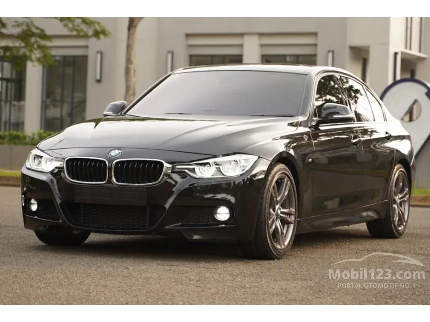 Jual Mobil BMW 330i 2016 M Sport 2.0 di DKI Jakarta Automatic Sedan ...
