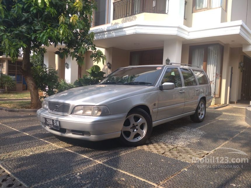 Jual Mobil Volvo V70 1997 2.3 di DKI Jakarta Automatic MPV Minivans Silver Rp 100.000.000 ...