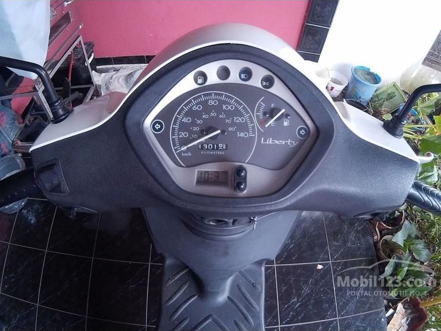 Jual Motor Piaggio Liberty 2013 0.1 di DKI Jakarta Automatic Putih Rp ...