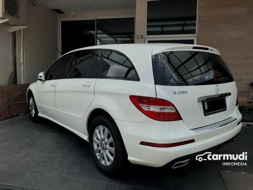 Jual Mobil Mercedes-Benz R300 2011 V6 Automatic 3.0 di Indonesia ...