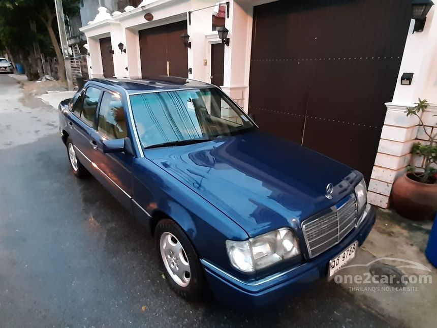 Mercedes-Benz E280 1995 2.8 in ภาคตะวันออก Automatic Sedan สีน้ำเงิน ...