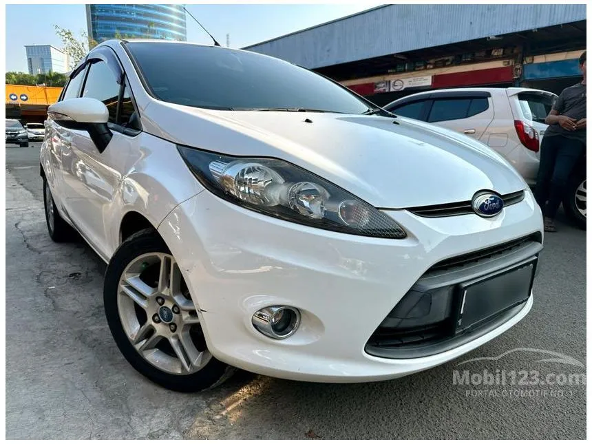 Jual Mobil Ford Fiesta 2013 Trend 1.5 di DKI Jakarta Automatic ...