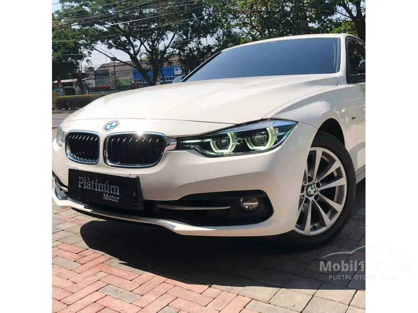 Jual Mobil BMW 320i 2017 M Sport 2.0 di Jawa Barat Automatic Sedan ...