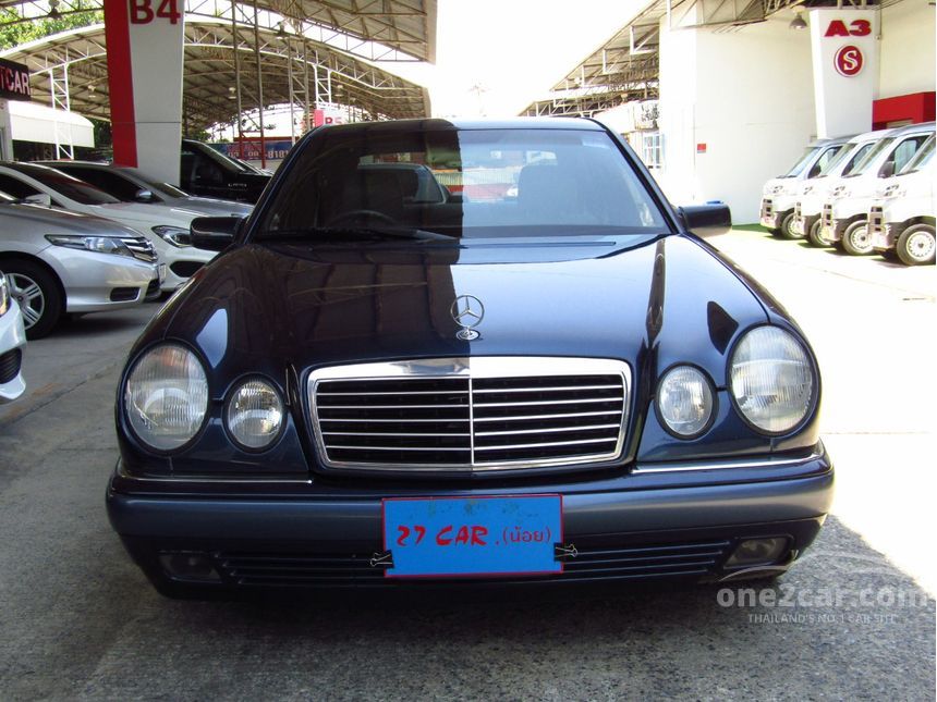 Mercedes-Benz E230 1998 W210 (ปี 95-03) Elegance 2.3 เกียร์อัตโนมัติ สี ...