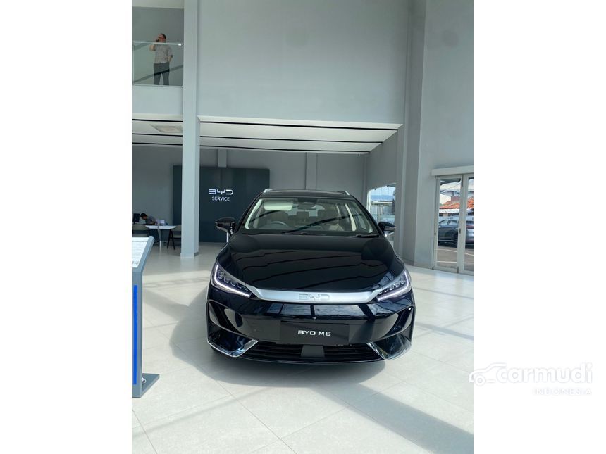 BYD M6 2025 Superior 7-seaters in DKI Jakarta Automatic MPV Black for ...