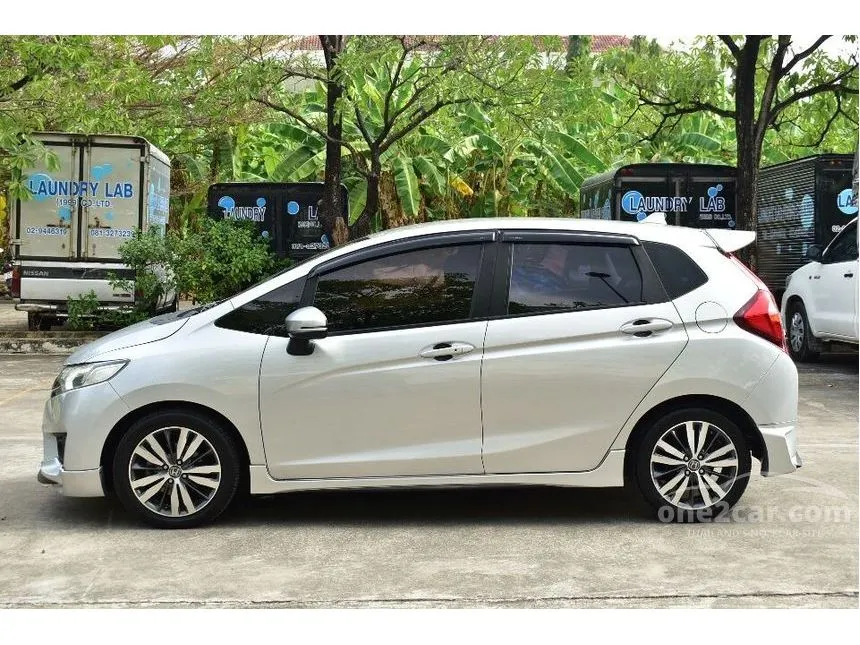 Honda Jazz 2016 (ปี 14-22) SV i-VTEC 1.5 เกียร์อัตโนมัติ สีเทา ...