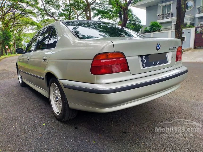 Jual Mobil BMW 523i 1998 E39 2.5 di Banten Manual Sedan Silver Rp 73. ...