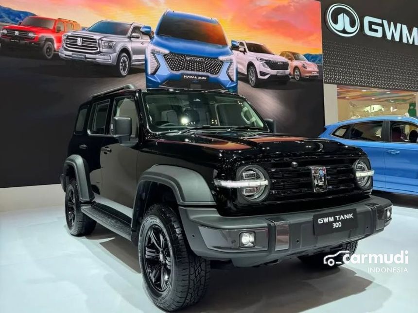 Jual Mobil GWM Tank 2024 300 HEV 2.0 di Jawa Timur Automatic SUV Hitam ...