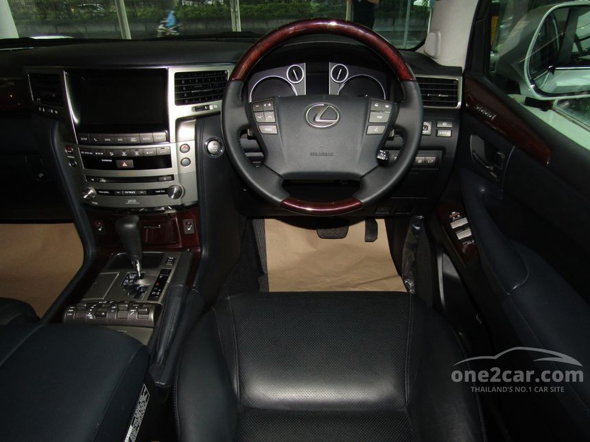 Lexus LX460 V8 4.6 in กรุงเทพและปริมณฑล Automatic Wagon สีเงิน for 1 ...