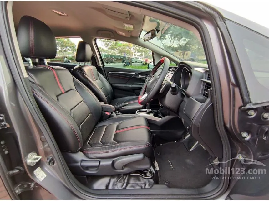 Jual Mobil Honda Jazz 2015 RS 1.5 di Banten Automatic Hatchback Abu-abu ...