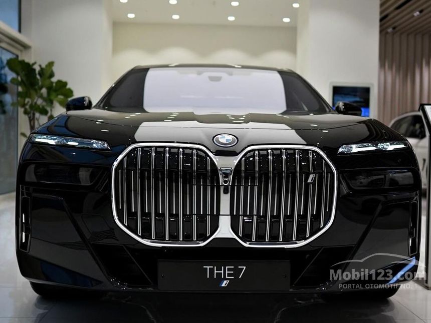Jual Mobil BMW 735i 2023 M Sport 3.0 di DKI Jakarta Automatic Sedan ...