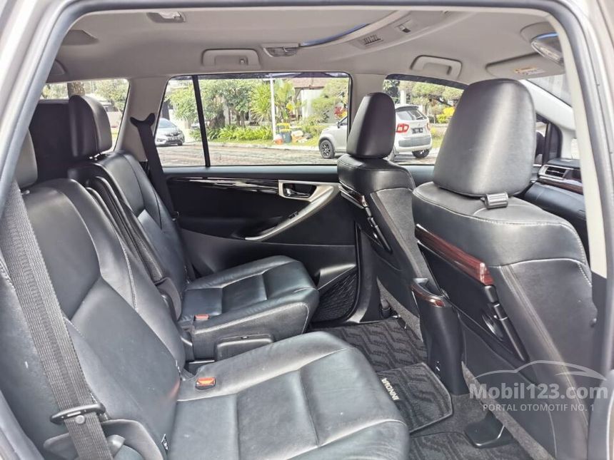 Jual Mobil Toyota Innova Venturer 2017 2.0 di Yogyakarta Automatic ...