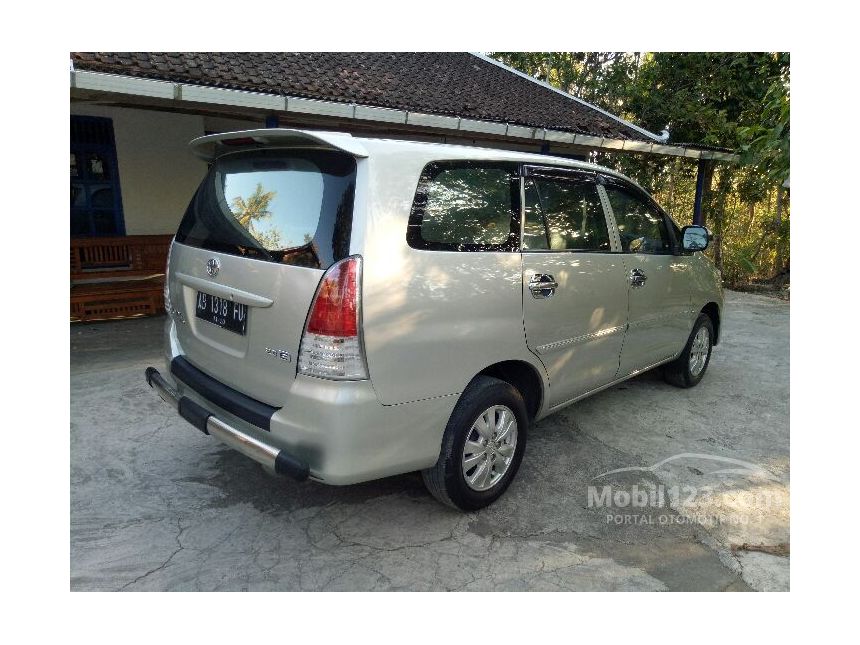 Jual Mobil Toyota Kijang Innova 2009 E 2.0 di Yogyakarta Manual MPV ...
