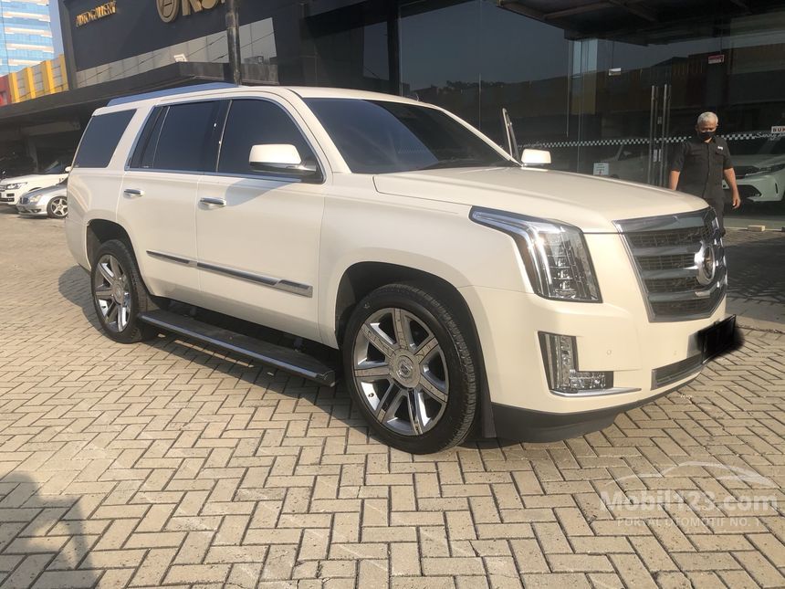 Jual Mobil Cadillac Escalade 2014 Platinum 6.2 di DKI Jakarta Automatic ...