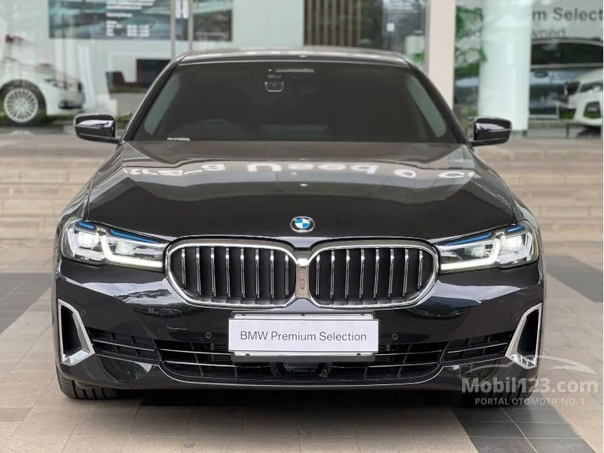Jual Mobil BMW 530i 2022 Opulence 2.0 di DKI Jakarta Automatic Sedan ...