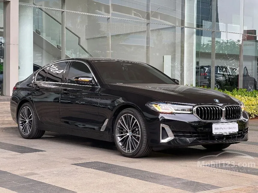 Jual Mobil BMW 530i 2022 Opulence 2.0 di DKI Jakarta Automatic Sedan ...