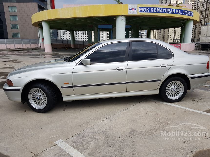 Jual Mobil BMW 523i 1998 E39 2.5 di DKI Jakarta Manual Sedan Silver Rp ...