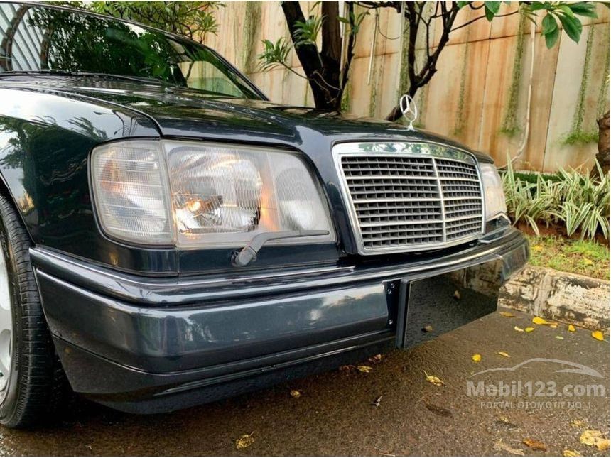 Jual Mobil Mercedes-Benz E230 1996 W210 2.3 Manual 2.3 di DKI Jakarta Manual Sedan Hitam Rp 135. ...