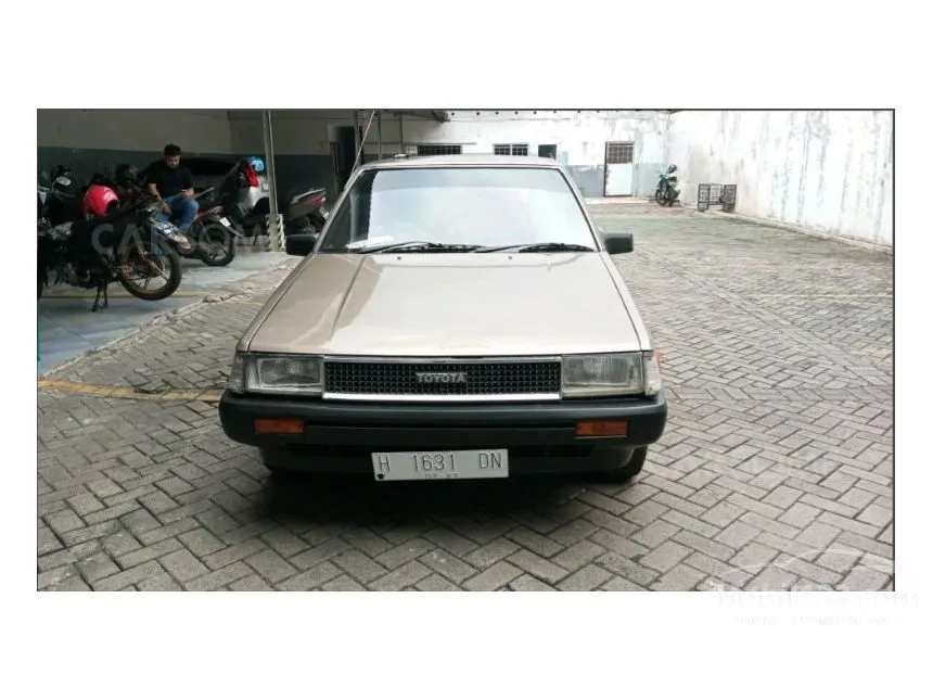 Jual Mobil Toyota Corolla 1986 1.3 di Jawa Tengah Manual Sedan Coklat ...