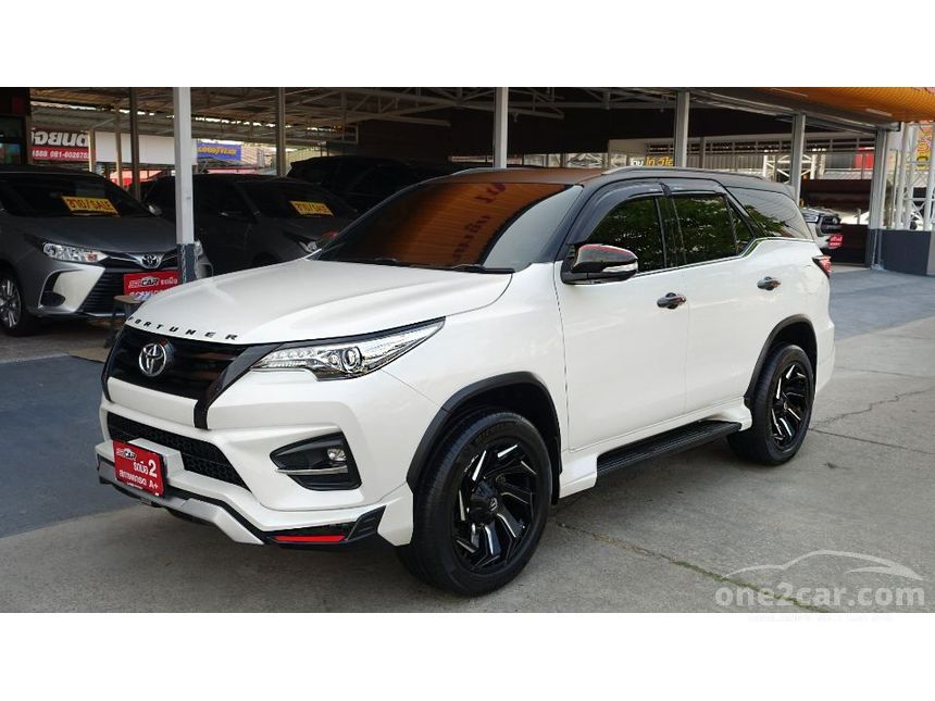 2017 Toyota Fortuner 2.8 (ปี 15-25) TRD Sportivo 4WD SUV for sale on One2car