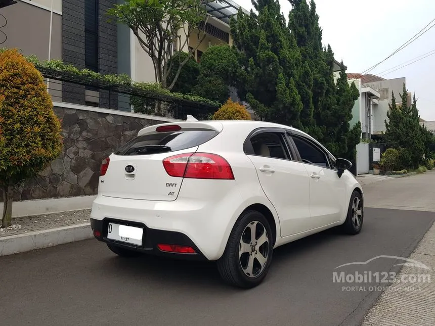 Jual Mobil KIA Rio 2013 1.4 di Jawa Barat Automatic Hatchback Putih Rp ...