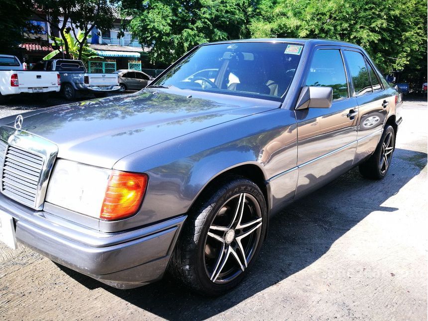 Mercedes-Benz 220E 1995 2.2 in ภาคตะวันออก Automatic Sedan สีเทา for ...