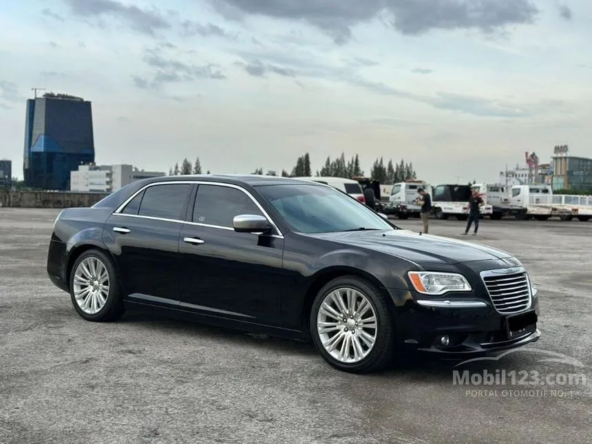 Jual Mobil Chrysler 300C 2012 SRT8 6.4 di DKI Jakarta Automatic Sedan ...