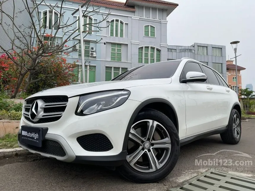 Jual Mobil Mercedes-Benz GLC250 2017 Exclusive 4MATIC 2.0 di DKI ...