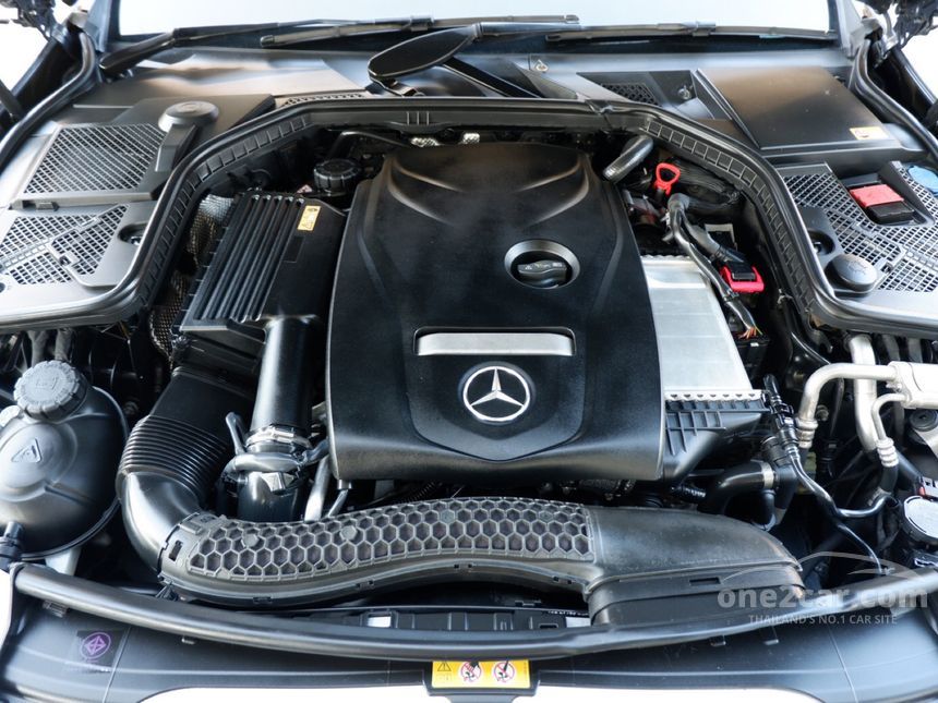 Mercedes-Benz C180 2015 W205 (ปี 14-19) 1.6 เกียร์อัตโนมัติ สีเทา ...