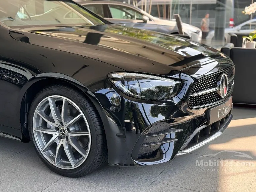 Jual Mobil Mercedes-Benz E200 2023 AMG Line 2.0 di Sulawesi Selatan Automatic Coupe Hitam Rp 1 ...