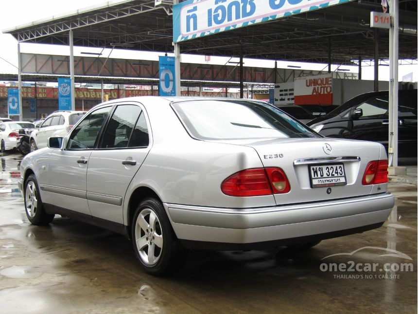Mercedes-Benz E230 1996 W210 (ปี 95-03) Elegance 2.3 เกียร์อัตโนมัติ สี ...