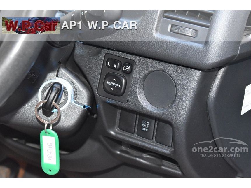 Toyota Hiace 2017 D4D 3.0 in กรุงเทพและปริมณฑล Automatic Van สีเงิน for ...