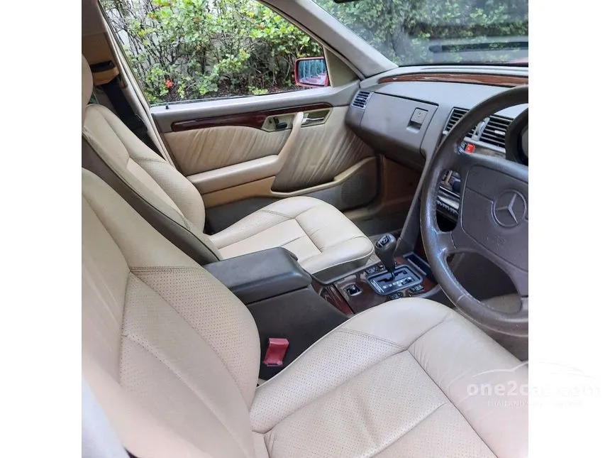 1996 Mercedes-Benz C220 2.2 W202 (ปี 93-00) Sedan for sale on One2car