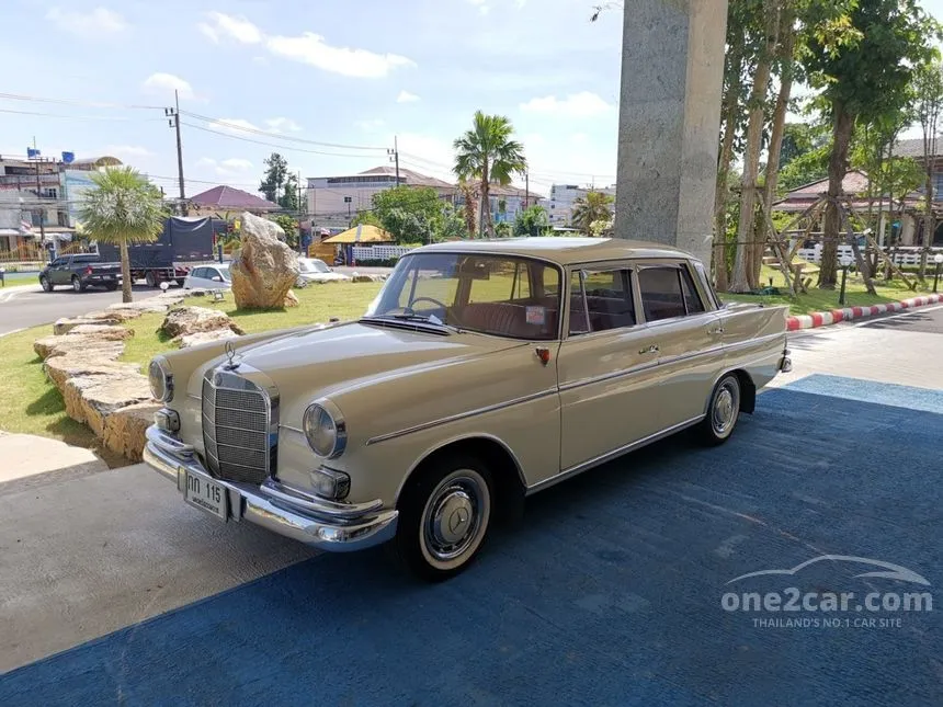 1962 Mercedes-Benz 190C 1.9 W110 (ปี 61-68) 1.9 Classic Sedan MT for ...